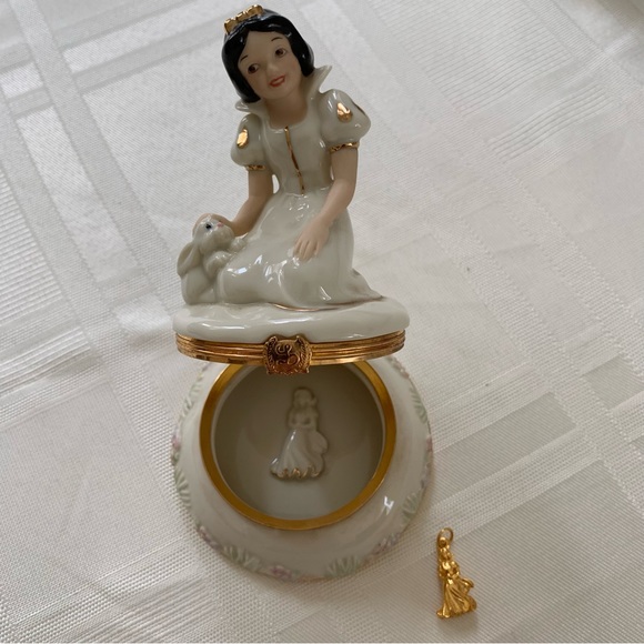 Lenox | Storage & Organization | Snow White Treasure Box With Charm By ...